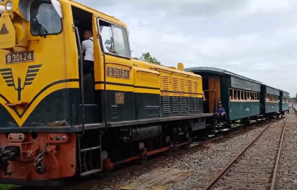 Jejak Sejarah Lokomotif D301 24: Dari Jerman ke Wisata Museum Kereta Api Ambarawa (Artikel ...